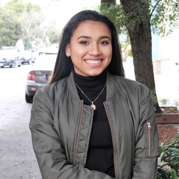 Jocelyn's Closet (@queen_lopez_) | Poshmark